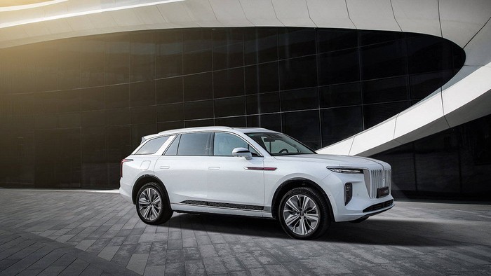 红旗 E-HS9正式上市 搭载高通C-V2X解决方案 - 厂商动态 - AI汽车网